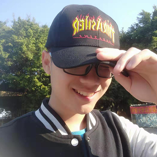 一个馒头君 