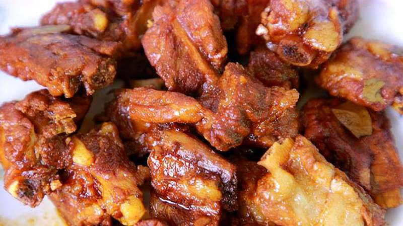 排骨买回来不要炖汤了,试试这种特色做法,一次能吃一大盘