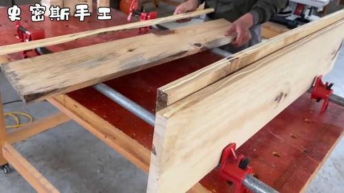 干了半辈子木工活,第一次见这样的绝活,废木料轻松改造成木桌