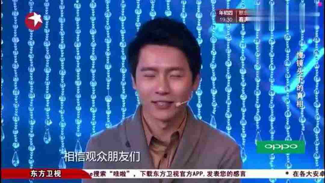 这名男子陪同妻子去购物中心买了一个包,但卡片无法刷掉。真相告