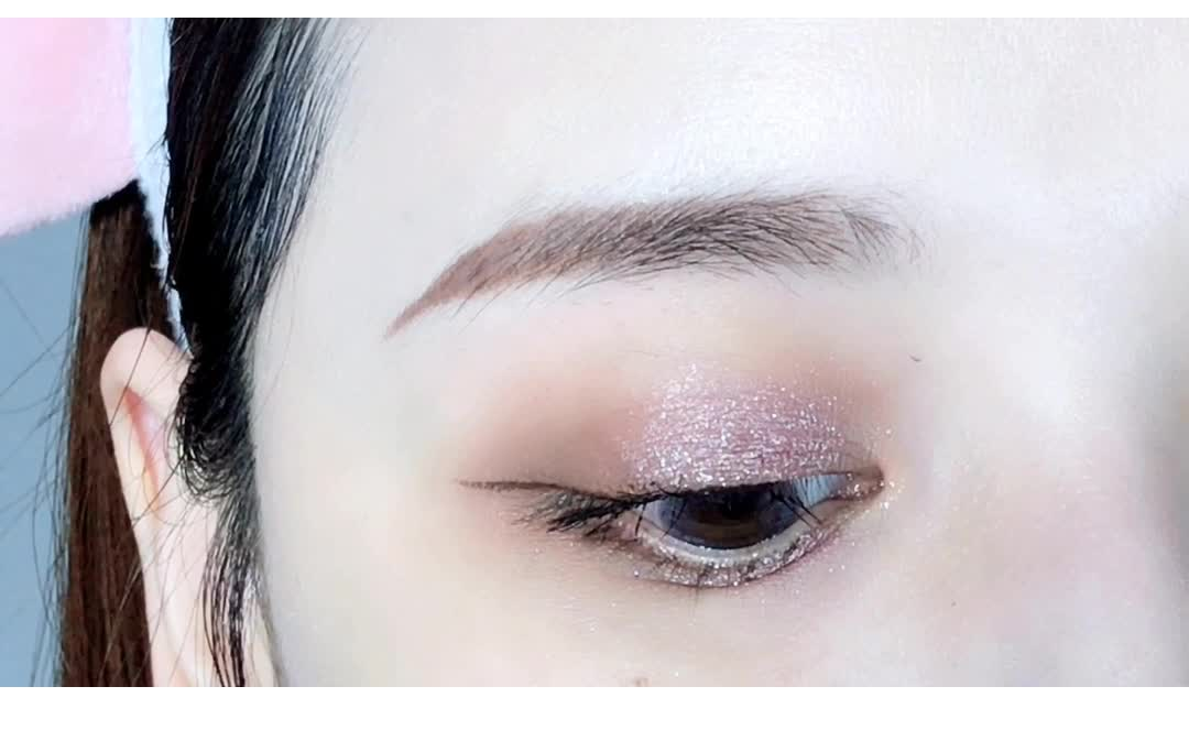 _眼影大地色怎么画?闪片涂哪里?