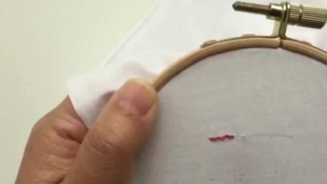 刺绣针法:回针绣,让绣字和写字一样简单