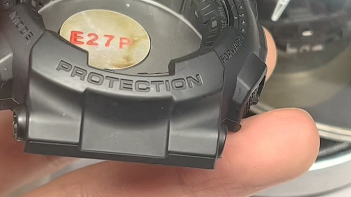 卡西欧GA-100 LED损坏 电池扣自己换电池崩断