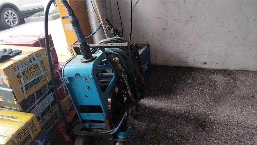 更换气体保护焊焊枪