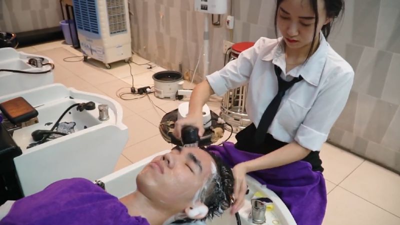 大型理发店拍摄 装修豪华 服务水平好