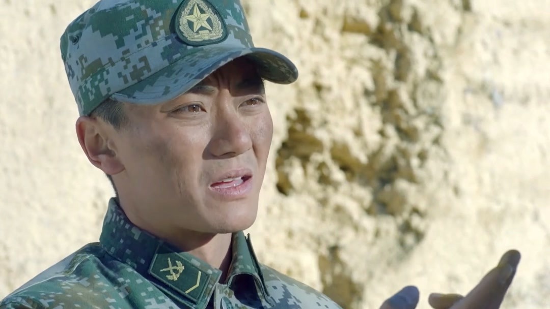 新兵蛋子身中子弹,以为自己快死了,战友一摸,竟然是标记弹!