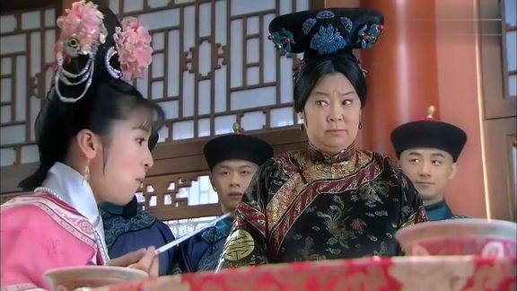 还珠格格:容嬷嬷教小燕子学规矩,哪料小燕子不干了,直接甩脸