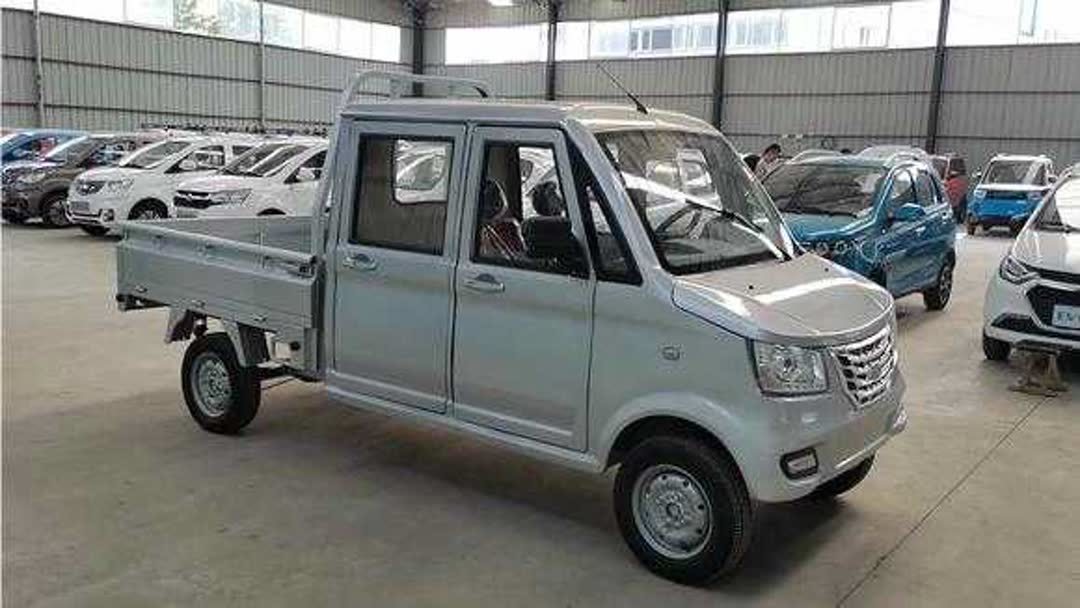 三门四座大电动皮卡,适合农村拉客客货实用