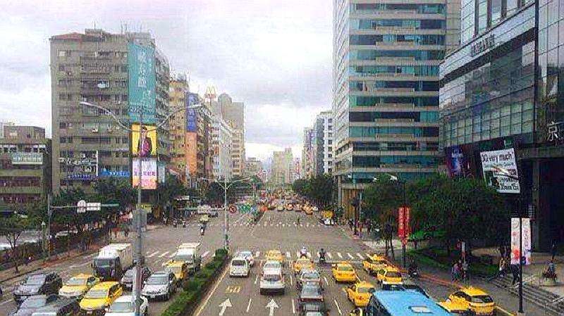 台湾民众感叹:现在台湾经济真的不好,几乎没有任何像样的发展