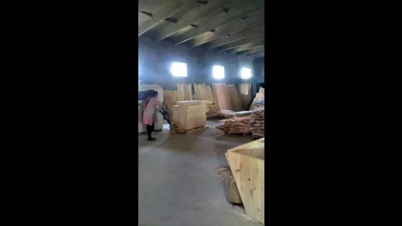 实木家具生产中～松木上下床,你知道怎么做出来的吗?