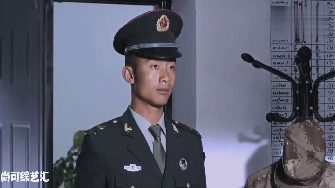 麻辣女兵:林木子一会上厕所!一会要喝水!把教官作得想死!