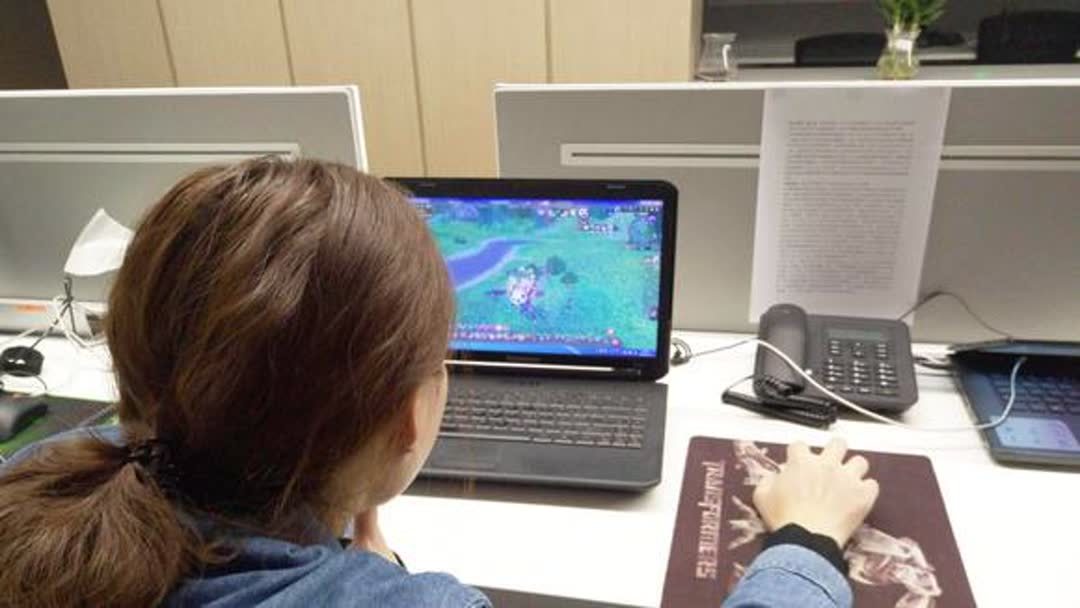 使用网络嗅探,查看办公室小姐姐都在做什么