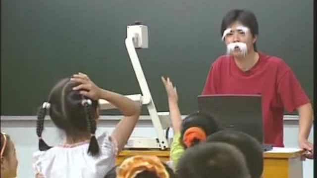 优质课集:小学美术第三册《老人与儿童》课堂实录