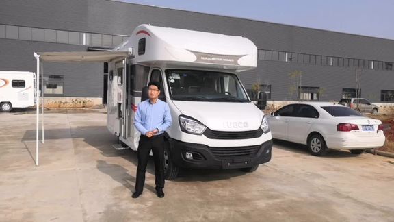 给大家介绍一款依维柯欧盛手动挡的房车,双12特惠29.8万【来自懂...