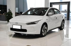 20万元落地的纯电车怎么选 几何A对比秦pro EV
