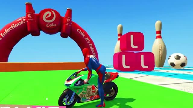 卡通车车动画,看着嘉宾开车过障碍物,过程看着十分精彩有趣