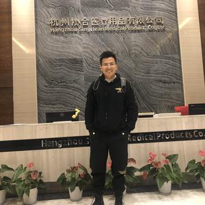 傻傻的大黑 