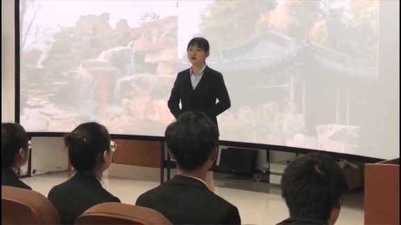 模拟导游拍摄中,谁知道小姐姐说错了什么,为什么台下笑得如此鬼魅?#...
