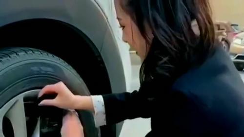 广西表姐微信运动步数老是第一,没想到是这么来的,心疼手机一秒钟!