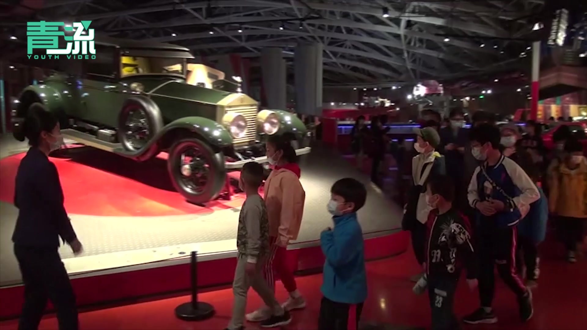 世界上第一辆汽车叫什么?教育圆桌小记者汽车科普活动里涨知识