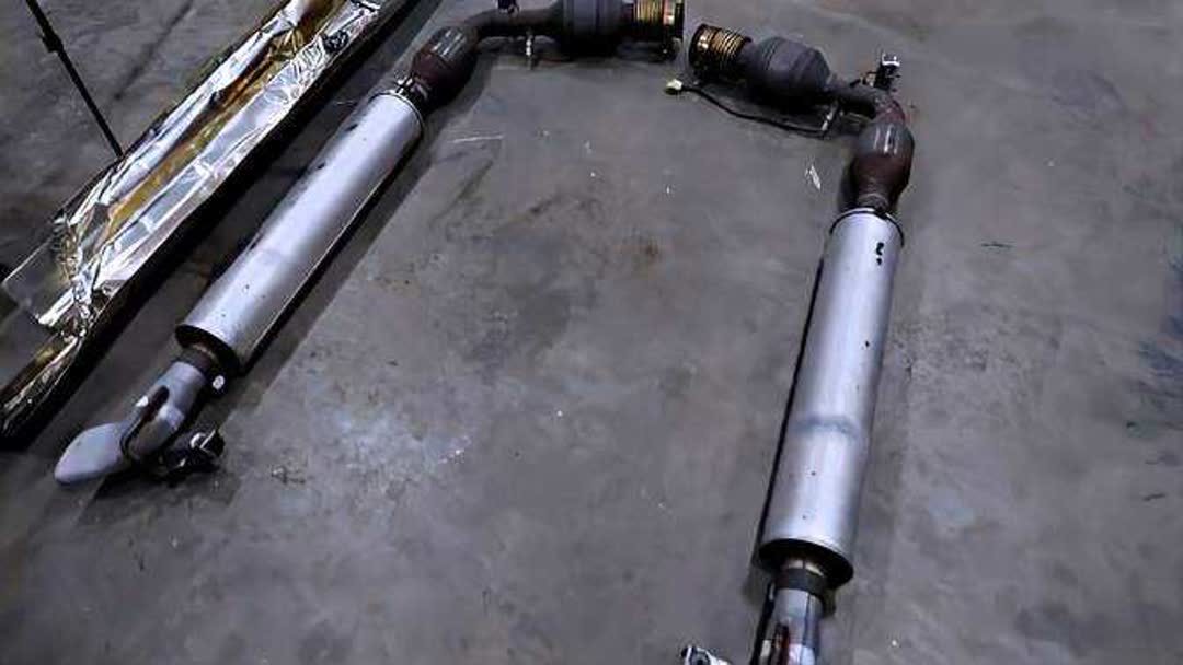 美国佬修复改造道奇蝰蛇第七集,这台超跑的排气管怎么像拖拉机的