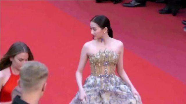 鹿晗关晓彤被传同居 网友打卡两人分手1000多天的