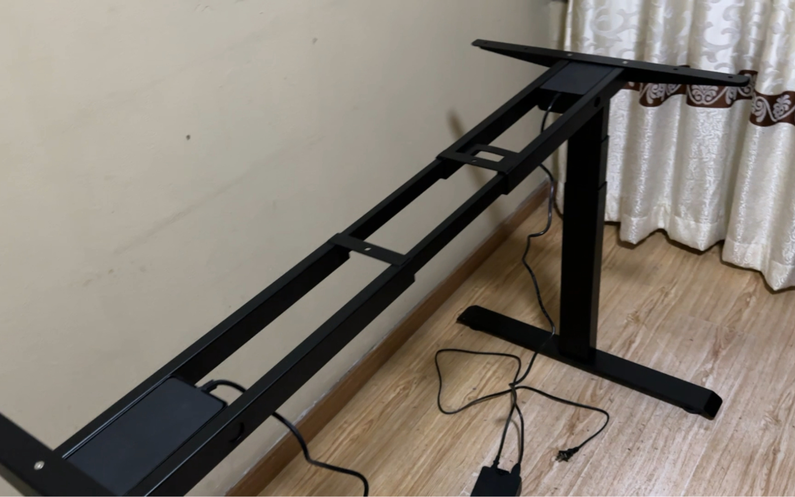 【组装升降桌】1. 升降桌架+北美黑胡桃木