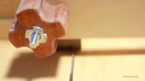 一把普通的刨子至于花这样大代价费力的保护吗