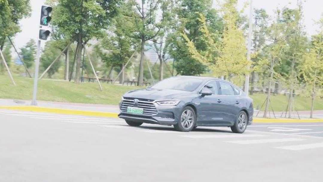 明明是辆B级混动车,非要卖A级车的价格,比亚迪这次真"不地道"