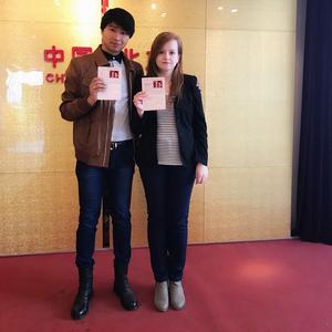 今生感激矮个女 