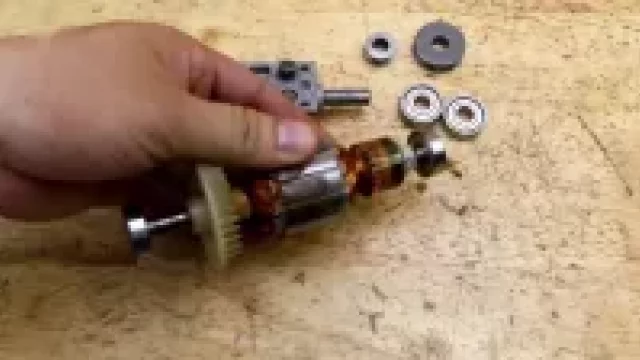 电刨子翻新修复 - Hitachi P20SA