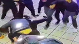 城管携保安执法上演全武行