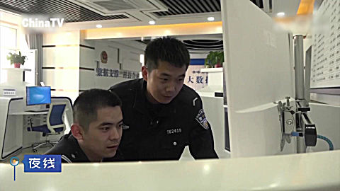 一名妇女和孩子被砍倒在血泊,小孩后颈有致命刀伤,凶手不知所踪