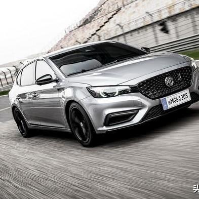 ...新车在现款车型外观的基础上做了一些调整,整体看上去更加年轻运动...