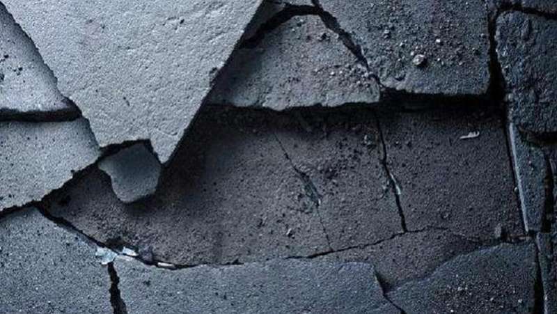 一块沥青熬死了两位教授,持续100年的实验究竟是想证明什么?