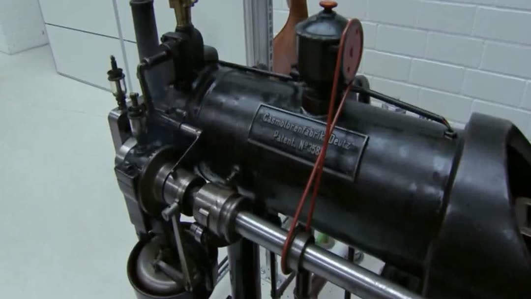 十四年不懈的研发,终于发明了四冲程发动机,也就是奥托循环!