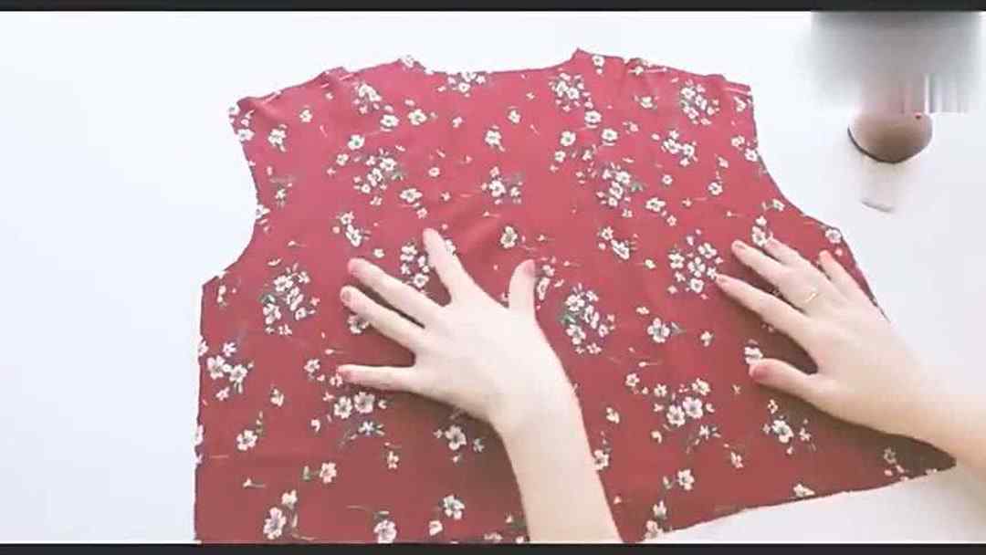 自己动手做衣服,法式连衣裙的做法原来这么简单