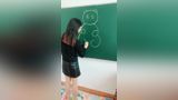 美女老师用六个六画小熊,真有才