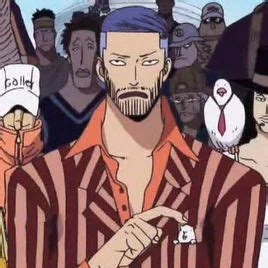 努力造船的冰山 