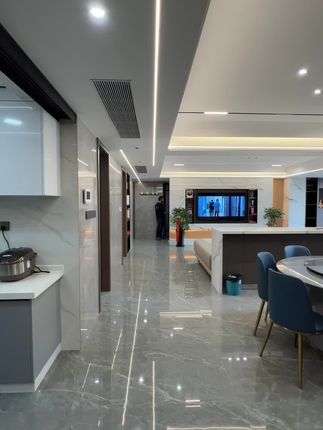 双阳台的家,客厅拆了推拉门,75150地砖通铺,阳台不做隔断