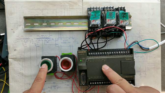 PLC如何用传送指令实现电动机星三角启动?这种方法电工看完就会干