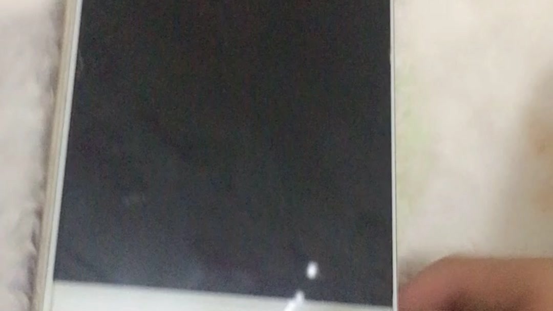 你们知道这是怎么回事吗?这手机黑屏打不开,如有知道请你告诉我,现在...