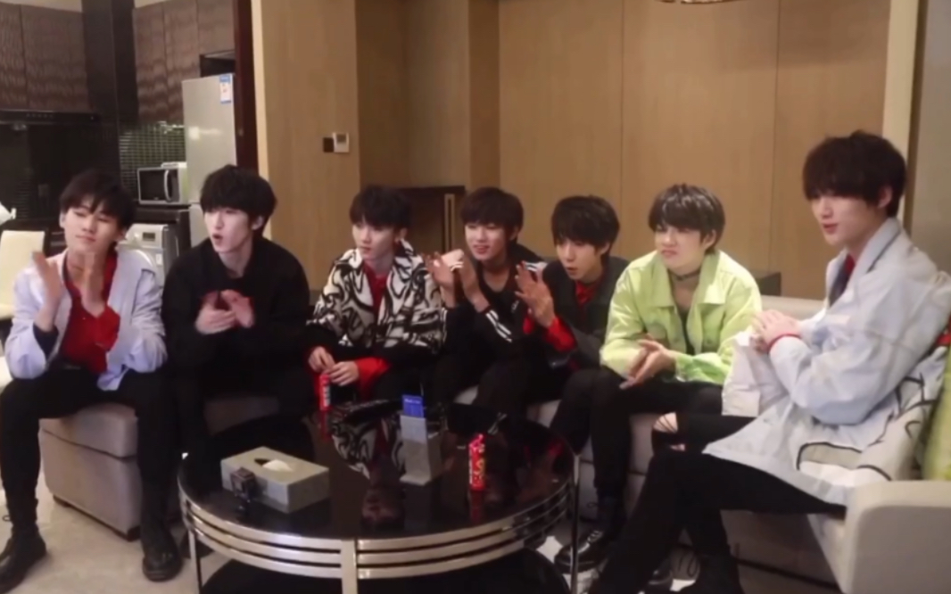 看TFBOYS师兄跨年舞台TNT时代少年团的reaction以及感受