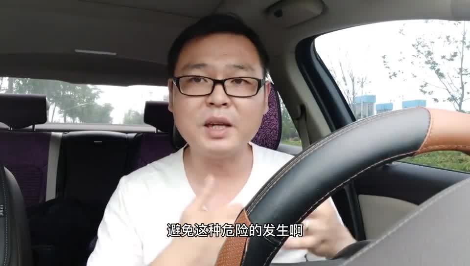 孩子被困车内如何自救?家长要教会孩子