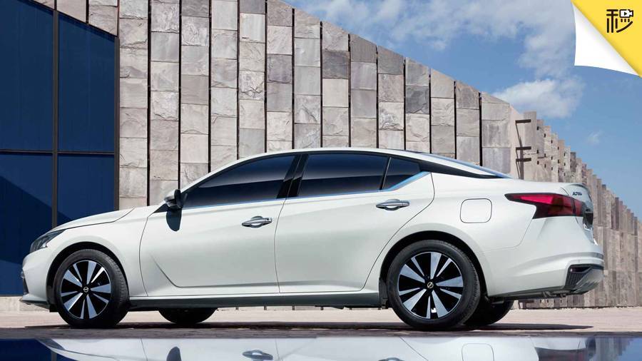 昂克赛拉和朗逸怎么选?6万买啥车最值?| 有问必答