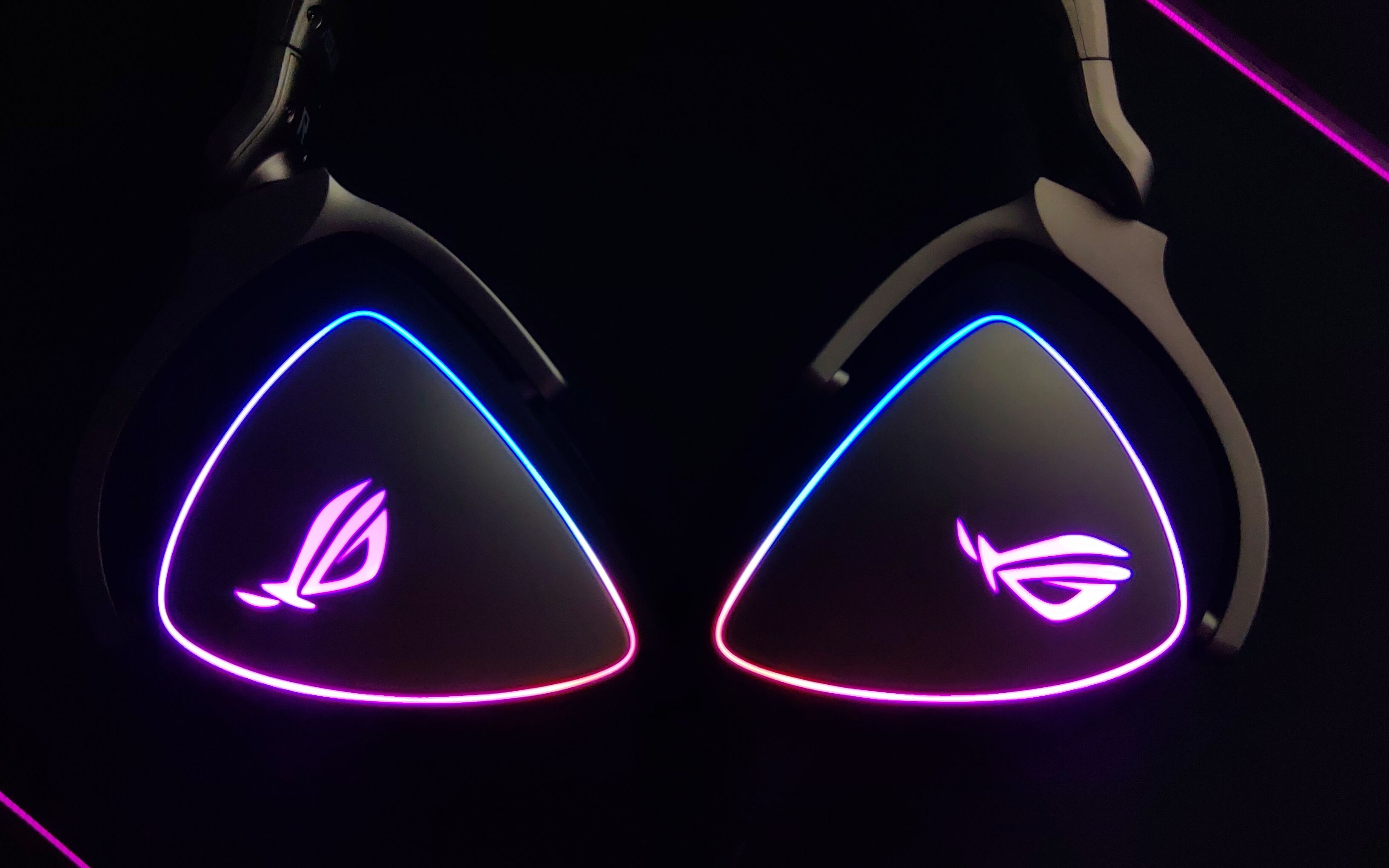 华硕ROG耳机开关灯效果,