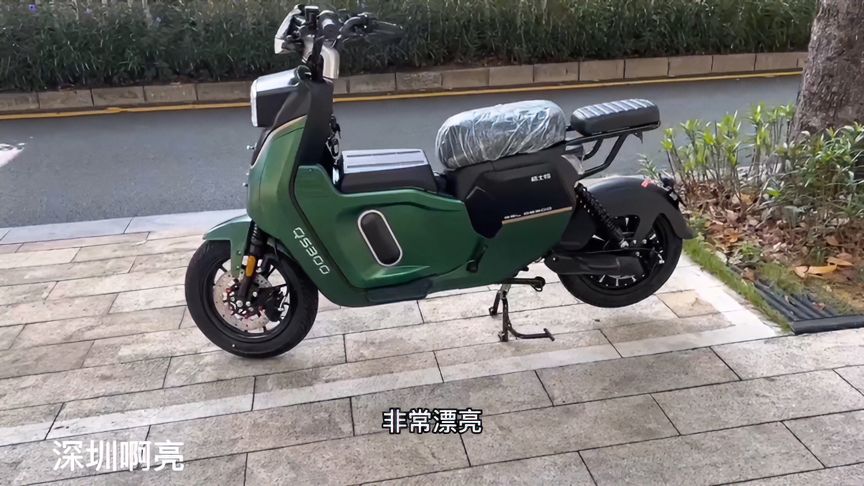 格式铃骑士300爬天桥轻轻松松,各种配置也是相当给力天花板神车
