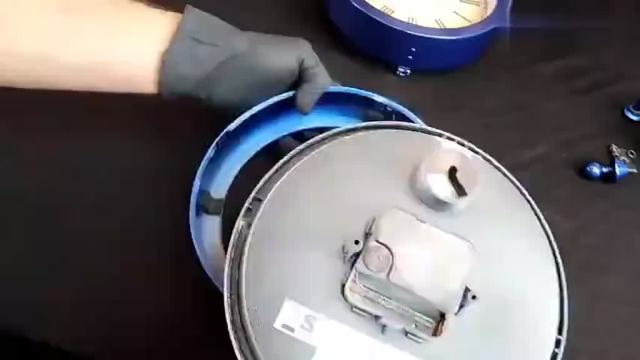 富有年代感的念版挂钟,翻新修复,网友:太棒了!