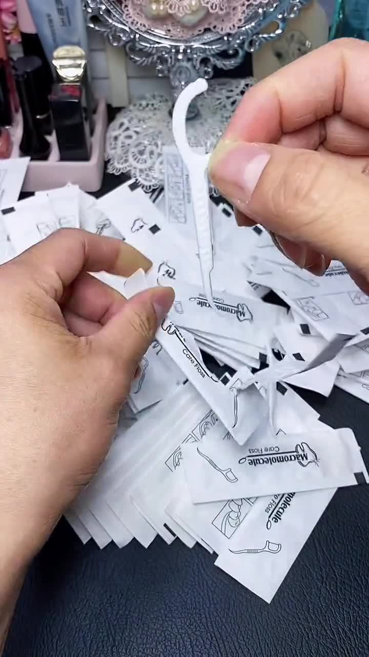 单独包装的牙线棒携带方便