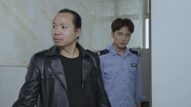 侦探破案擒拿真凶,美女警官现场救人!